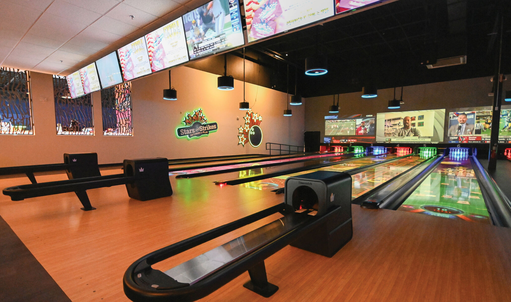 Stars and Strikes - Myrtle Beach, SC | Brunswick Bowling