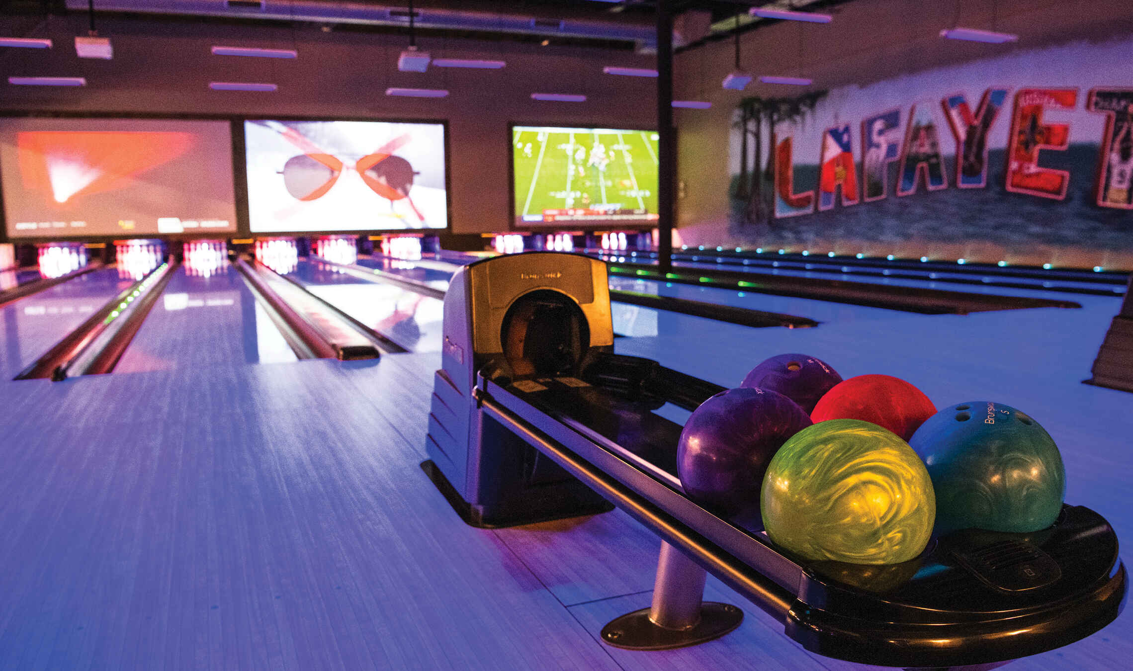 Surge Entertainment | Brunswick Bowling